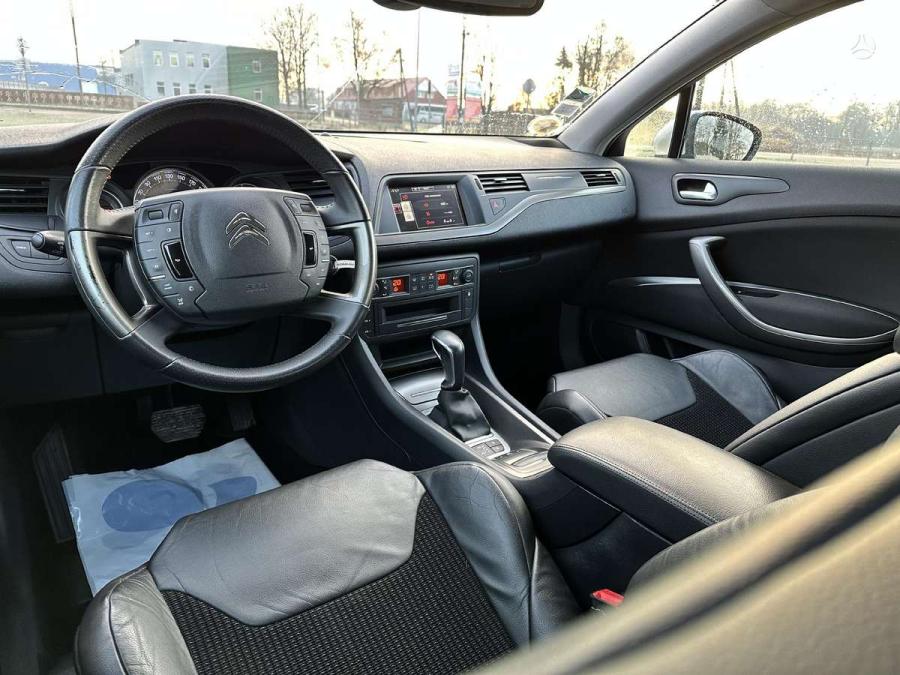 Grey Citroen C5 2015 in Taurage, with an engine capacity of 2.00 L and mileage of 258 thousand km for 4600 €, photo 9 on AUTOMOTO.COM.LV