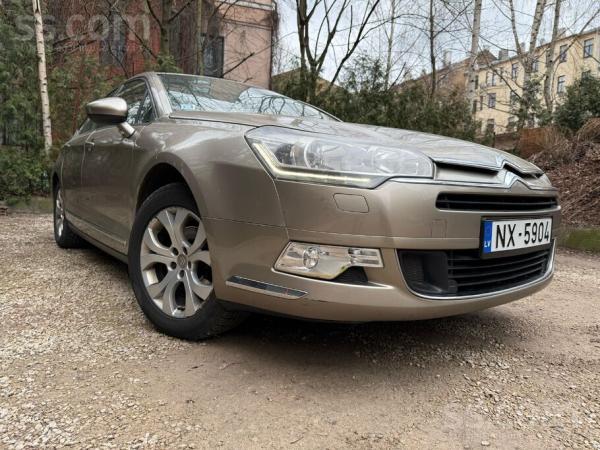 Pelēks Citroen C5 2015 Rīga, ar dzinēja tilpumu 2.00 L un nobraukumu 272 tūkst. km par 3500 €, foto 1 vietnē AUTOMOTO.COM.LV