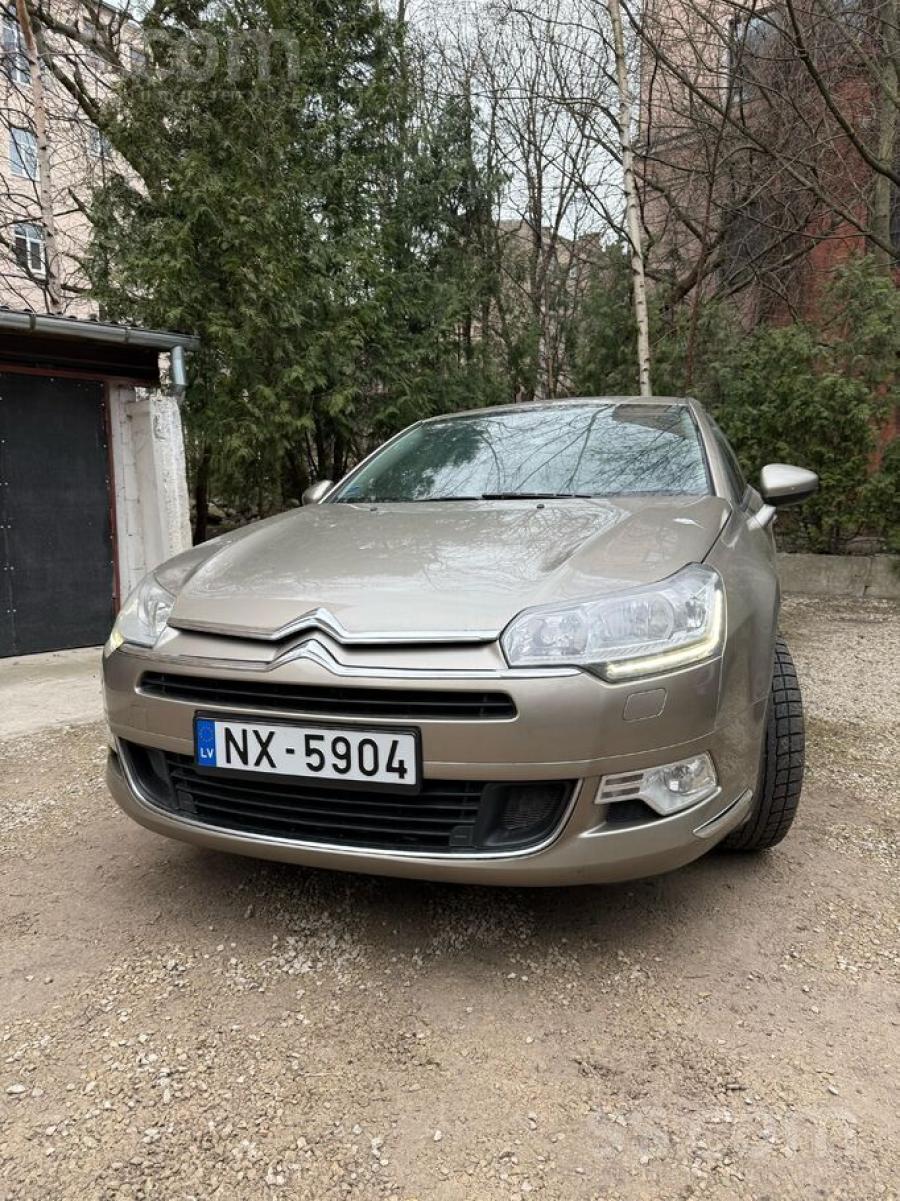 Pelēks Citroen C5 2015 Rīga, ar dzinēja tilpumu 2.00 L un nobraukumu 272 tūkst. km par 3500 €, foto 5 vietnē AUTOMOTO.COM.LV