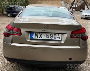 Pelēks Citroen C5 2015 Rīga, ar dzinēja tilpumu 2.00 L un nobraukumu 272 tūkst. km par 3500 €, foto 6 vietnē AUTOMOTO.COM.LV