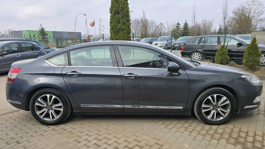 Pelēks Citroen C5 2017 Kauņa, ar dzinēja tilpumu 2.00 L un nobraukumu 332 tūkst. km par 6200 €, foto 5 vietnē AUTOMOTO.COM.LV