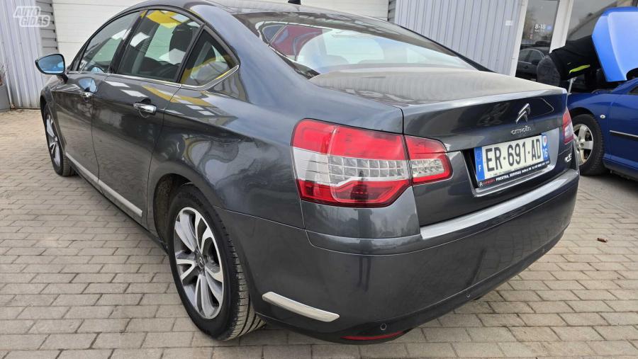 Pelēks Citroen C5 2017 Kauņa, ar dzinēja tilpumu 2.00 L un nobraukumu 332 tūkst. km par 6200 €, foto 10 vietnē AUTOMOTO.COM.LV
