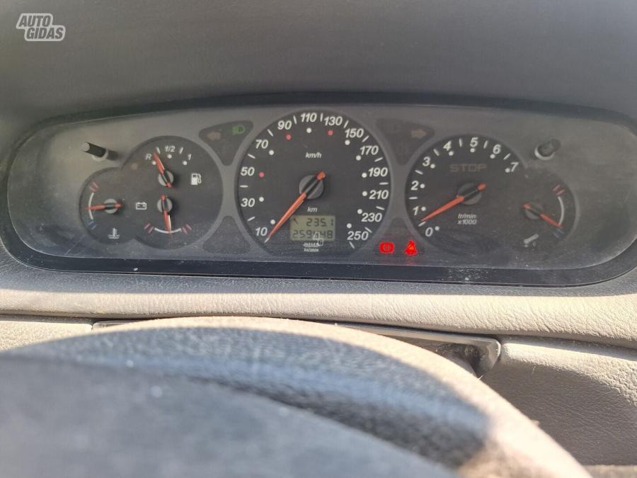 Grey Citroen C5 2003 in Ukmerge, with an engine capacity of 2.00 L and mileage of 259 thousand km for 590 €, photo 12 on AUTOMOTO.COM.LV