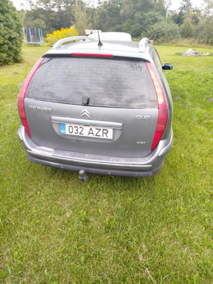 Pelēks Citroen C5 2003 Hāpsalu, ar dzinēja tilpumu 2.00 L un nobraukumu 303 tūkst. km par 1300 €, foto 12 vietnē AUTOMOTO.COM.LV