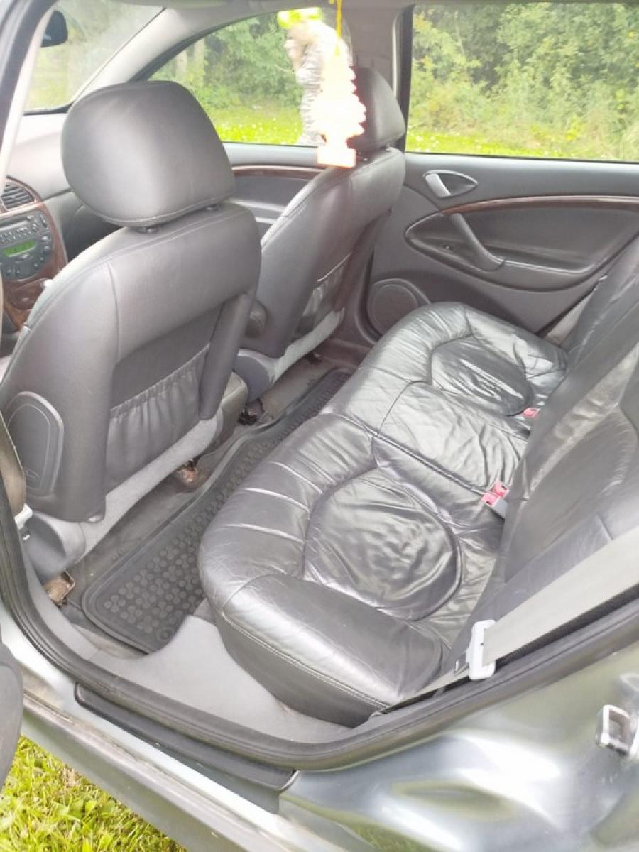 Pelēks Citroen C5 2003 Hāpsalu, ar dzinēja tilpumu 2.00 L un nobraukumu 303 tūkst. km par 1300 €, foto 14 vietnē AUTOMOTO.COM.LV