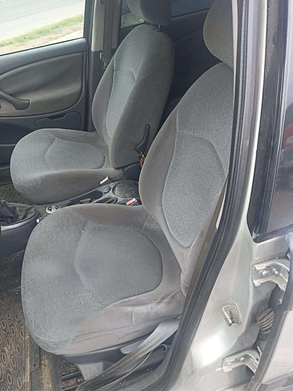 Grey Citroen C5 2004 in Panevezys, with an engine capacity of 2.00 L and mileage of 370 thousand km for 600 €, photo 6 on AUTOMOTO.COM.LV