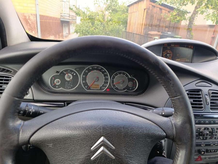 Pelēks Citroen C5 2005 Šauļi, ar dzinēja tilpumu 2.18 L un nobraukumu 234 tūkst. km par 1000 €, foto 5 vietnē AUTOMOTO.COM.LV