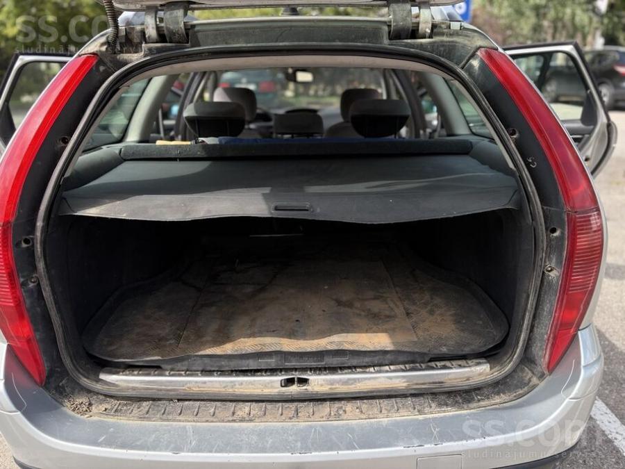Pelēks Citroen C5 2007 Daugavpils, ar dzinēja tilpumu 2.00 L un nobraukumu 330 tūkst. km par 1500 €, foto 5 vietnē AUTOMOTO.COM.LV