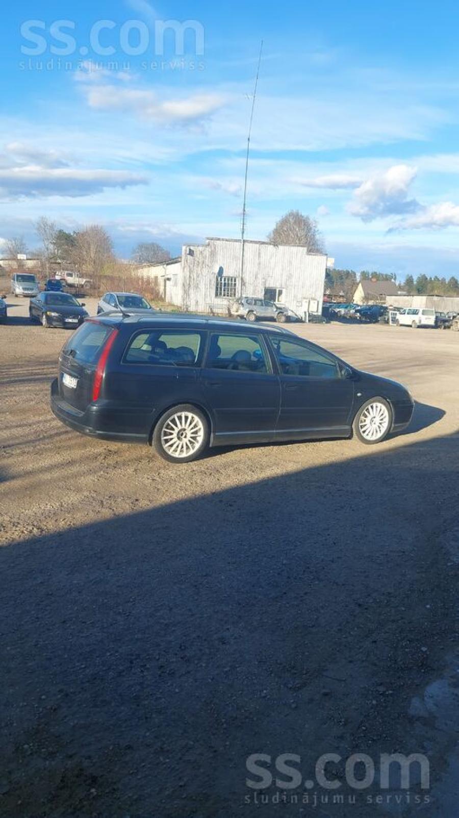 Pelēks Citroen C5 2008 Madona, ar dzinēja tilpumu 2.00 L un nobraukumu 370 tūkst. km par 2500 €, foto 3 vietnē AUTOMOTO.COM.LV