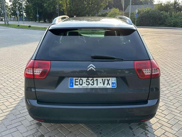 Grey Citroen C5 2008 in Taurage, with an engine capacity of 2.00 L and mileage of 226 thousand km for 2900 €, photo 5 on AUTOMOTO.COM.LV