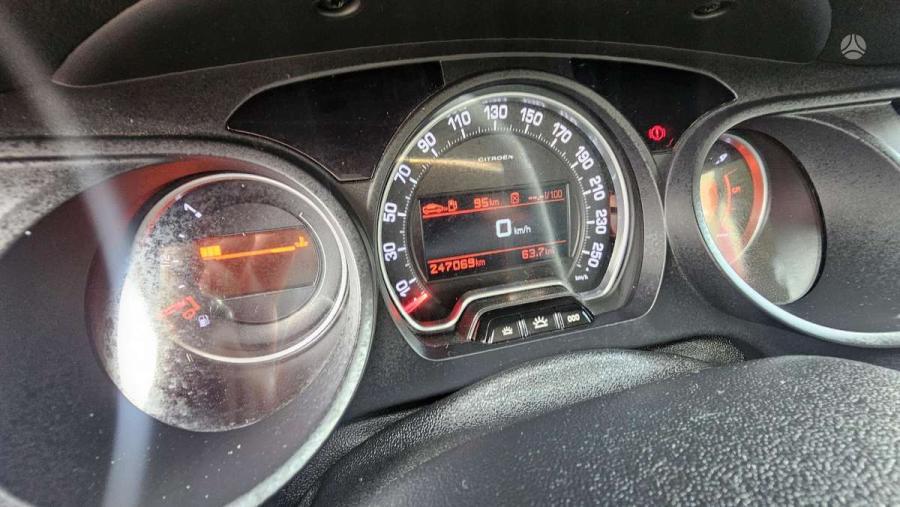 Grey Citroen C5 2008 in Kazlu Ruda, with an engine capacity of 2.00 L and mileage of 247 thousand km for 2900 €, photo 10 on AUTOMOTO.COM.LV