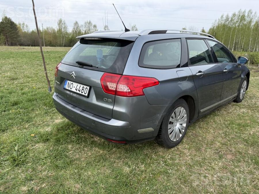 Grey Citroen C5 2008 in Riga, with an engine capacity of 2.00 L and mileage of 355 thousand km for 1100 €, photo 5 on AUTOMOTO.COM.LV