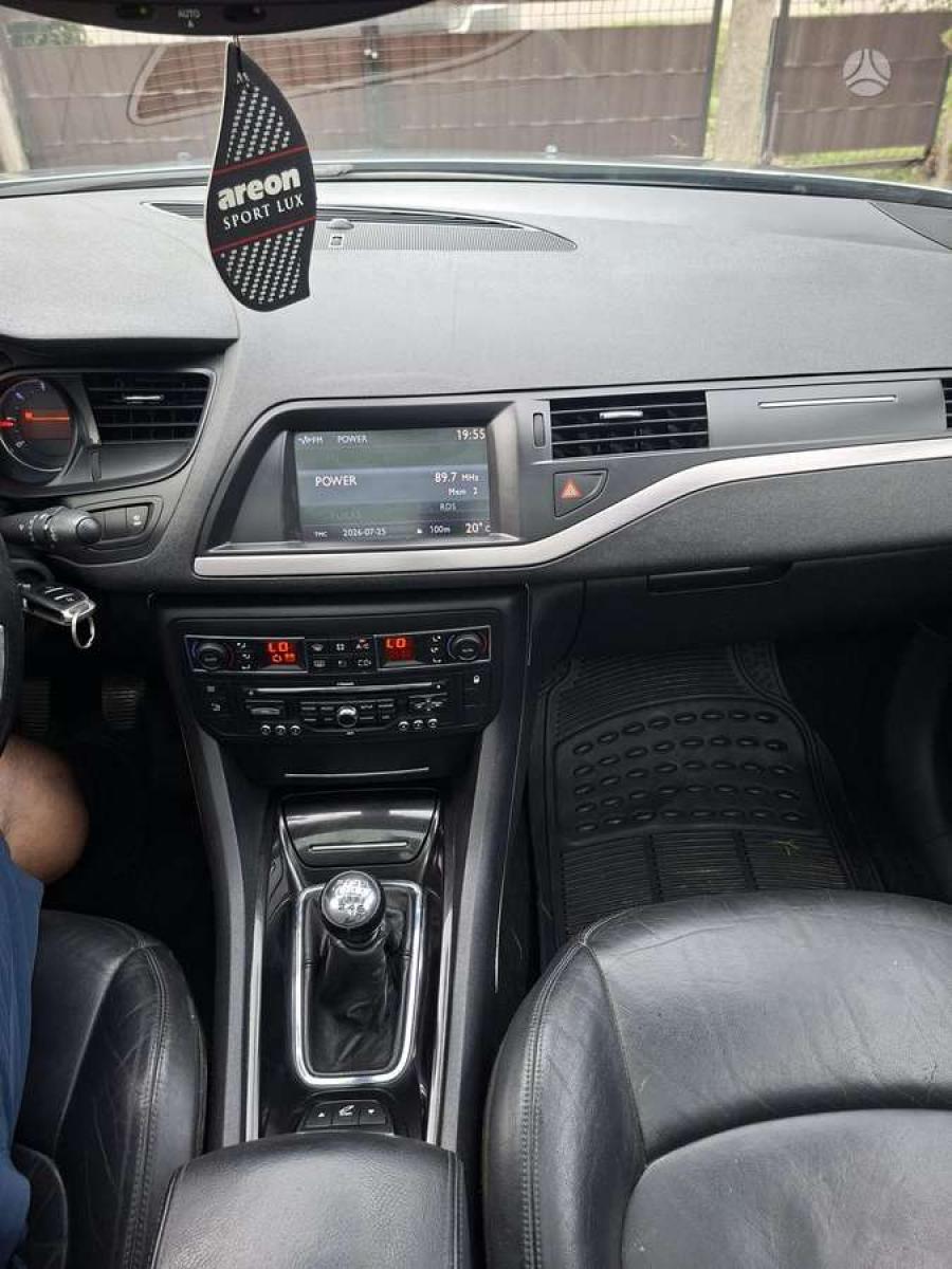 Pelēks Citroen C5 2008 Šauļi, ar dzinēja tilpumu 2.00 L un nobraukumu 333 tūkst. km par 1600 €, foto 13 vietnē AUTOMOTO.COM.LV