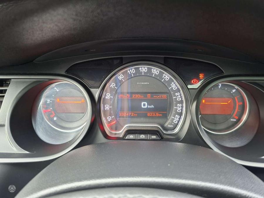 Pelēks Citroen C5 2008 Šauļi, ar dzinēja tilpumu 2.00 L un nobraukumu 333 tūkst. km par 1600 €, foto 14 vietnē AUTOMOTO.COM.LV