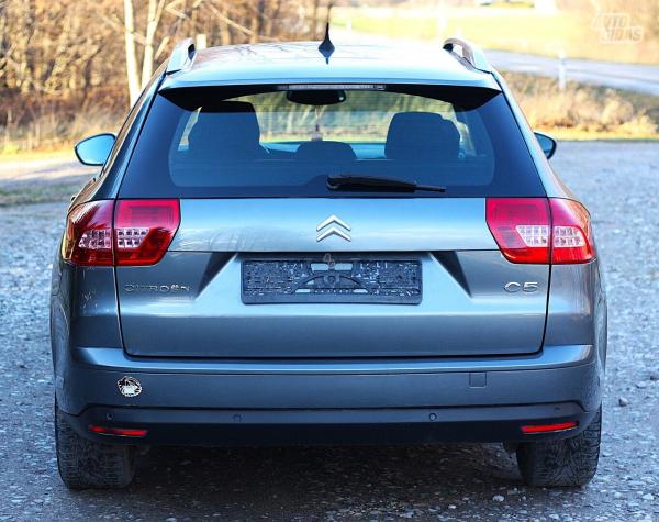 Grey Citroen C5 2009 in Petrikaiciai, with an engine capacity of 2.00 L and mileage of 230 thousand km for 3399 €, photo 10 on AUTOMOTO.COM.LV