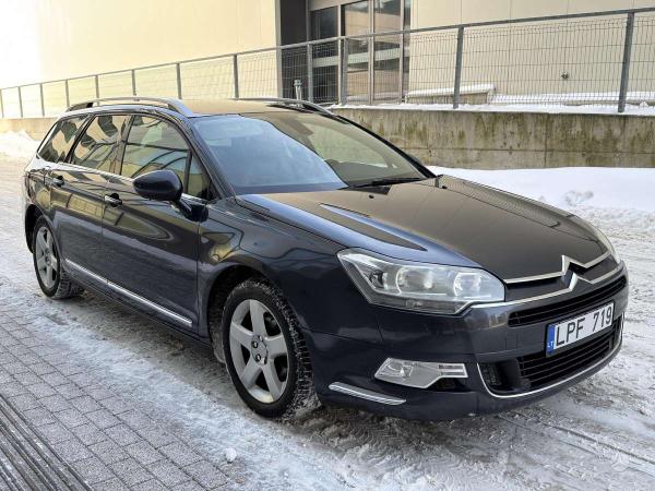 Pelēks Citroen C5 2009 Viļņa, ar dzinēja tilpumu 2.00 L un nobraukumu 356 tūkst. km par 2750 €, foto 6 vietnē AUTOMOTO.COM.LV