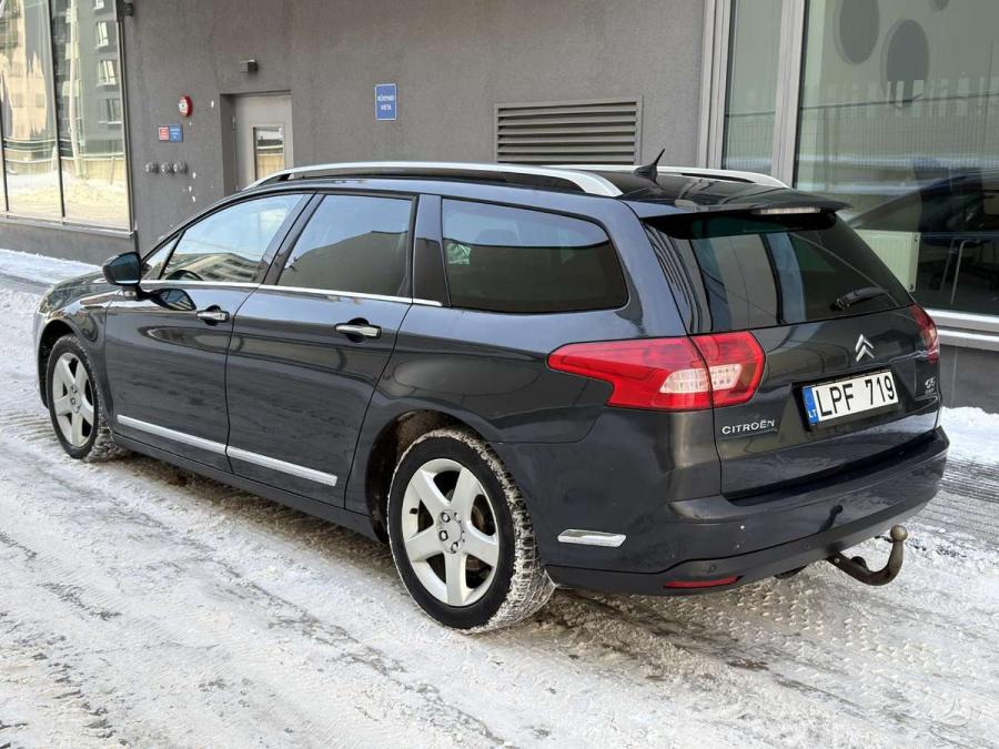 Grey Citroen C5 2009 in Vilnius, with an engine capacity of 2.00 L and mileage of 356 thousand km for 2750 €, photo 3 on AUTOMOTO.COM.LV