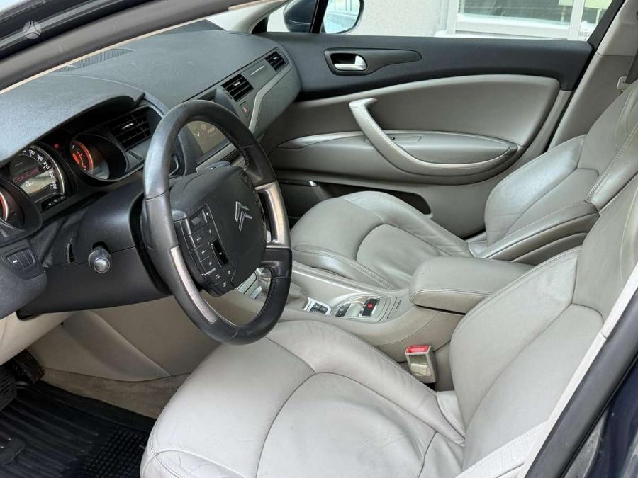 Grey Citroen C5 2009 in Vilnius, with an engine capacity of 2.00 L and mileage of 356 thousand km for 2750 €, photo 11 on AUTOMOTO.COM.LV