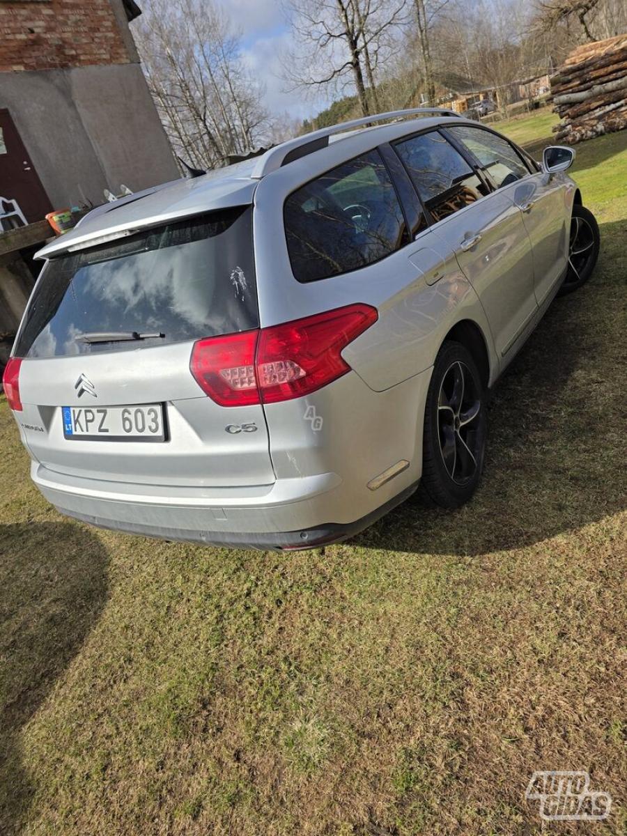 Grey Citroen C5 2009 in Pagegiai, with an engine capacity of 2.20 L and mileage of 332 thousand km for 2350 €, photo 3 on AUTOMOTO.COM.LV