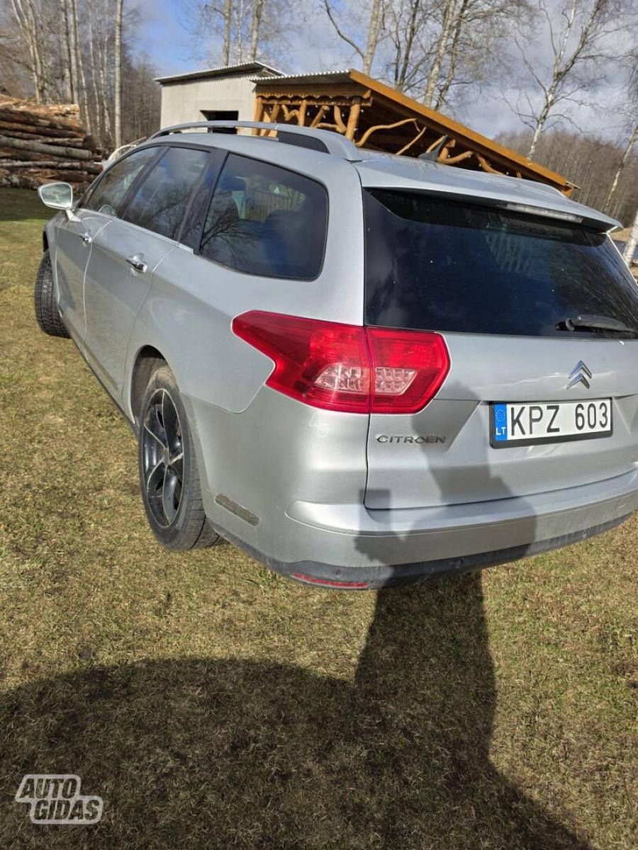 Grey Citroen C5 2009 in Pagegiai, with an engine capacity of 2.20 L and mileage of 332 thousand km for 2350 €, photo 5 on AUTOMOTO.COM.LV