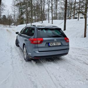 Pelēks Citroen C5 2009 Ogre, ar dzinēja tilpumu 2.70 L un nobraukumu 240 tūkst. km par 2700 €, foto  vietnē AUTOMOTO.COM.LV