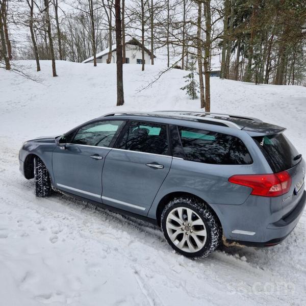 Pelēks Citroen C5 2009 Ogre, ar dzinēja tilpumu 2.70 L un nobraukumu 240 tūkst. km par 2700 €, foto 2 vietnē AUTOMOTO.COM.LV