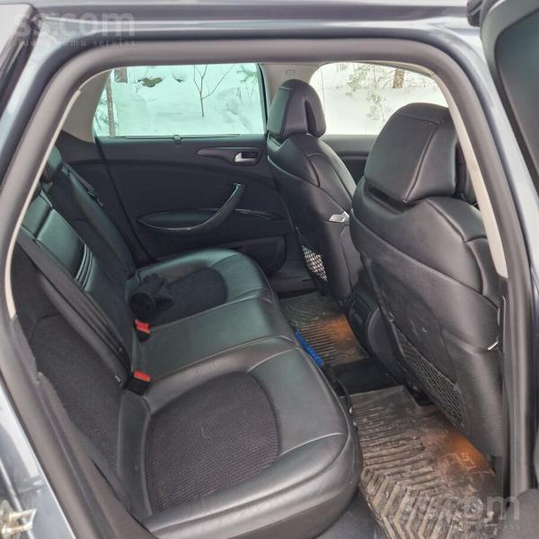 Pelēks Citroen C5 2009 Ogre, ar dzinēja tilpumu 2.70 L un nobraukumu 240 tūkst. km par 2700 €, foto 5 vietnē AUTOMOTO.COM.LV