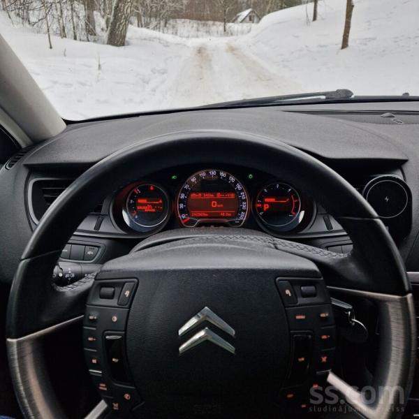 Pelēks Citroen C5 2009 Ogre, ar dzinēja tilpumu 2.70 L un nobraukumu 240 tūkst. km par 2700 €, foto 8 vietnē AUTOMOTO.COM.LV