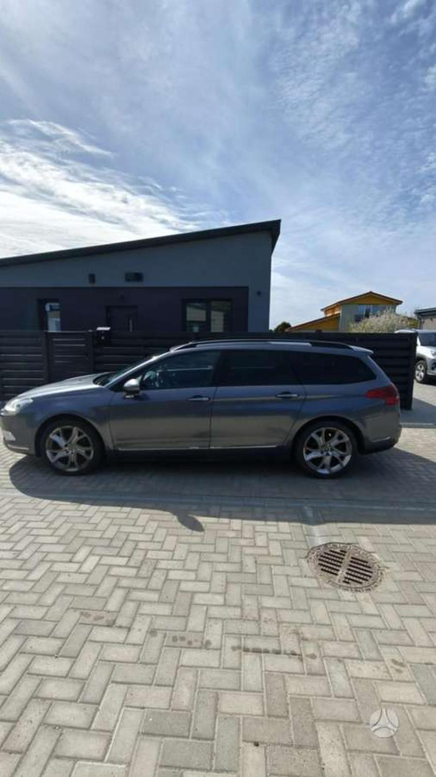 Pelēks Citroen C5 2009 Klaipėda, ar dzinēja tilpumu 2.00 L un nobraukumu 322 tūkst. km par 1000 €, foto 4 vietnē AUTOMOTO.COM.LV
