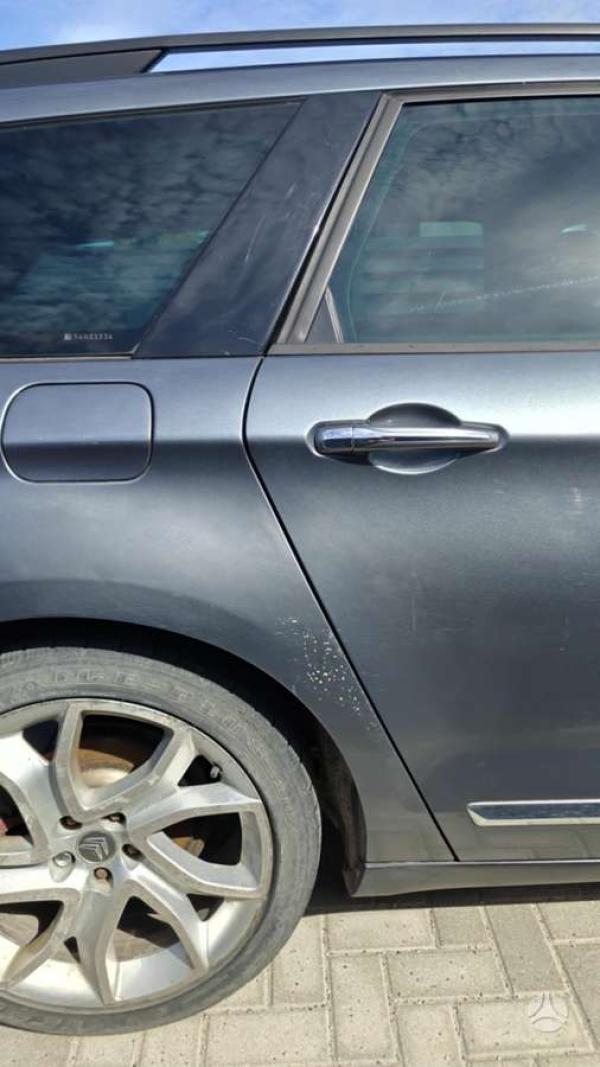 Grey Citroen C5 2009 in Klaipeda, with an engine capacity of 2.00 L and mileage of 322 thousand km for 1000 €, photo 8 on AUTOMOTO.COM.LV