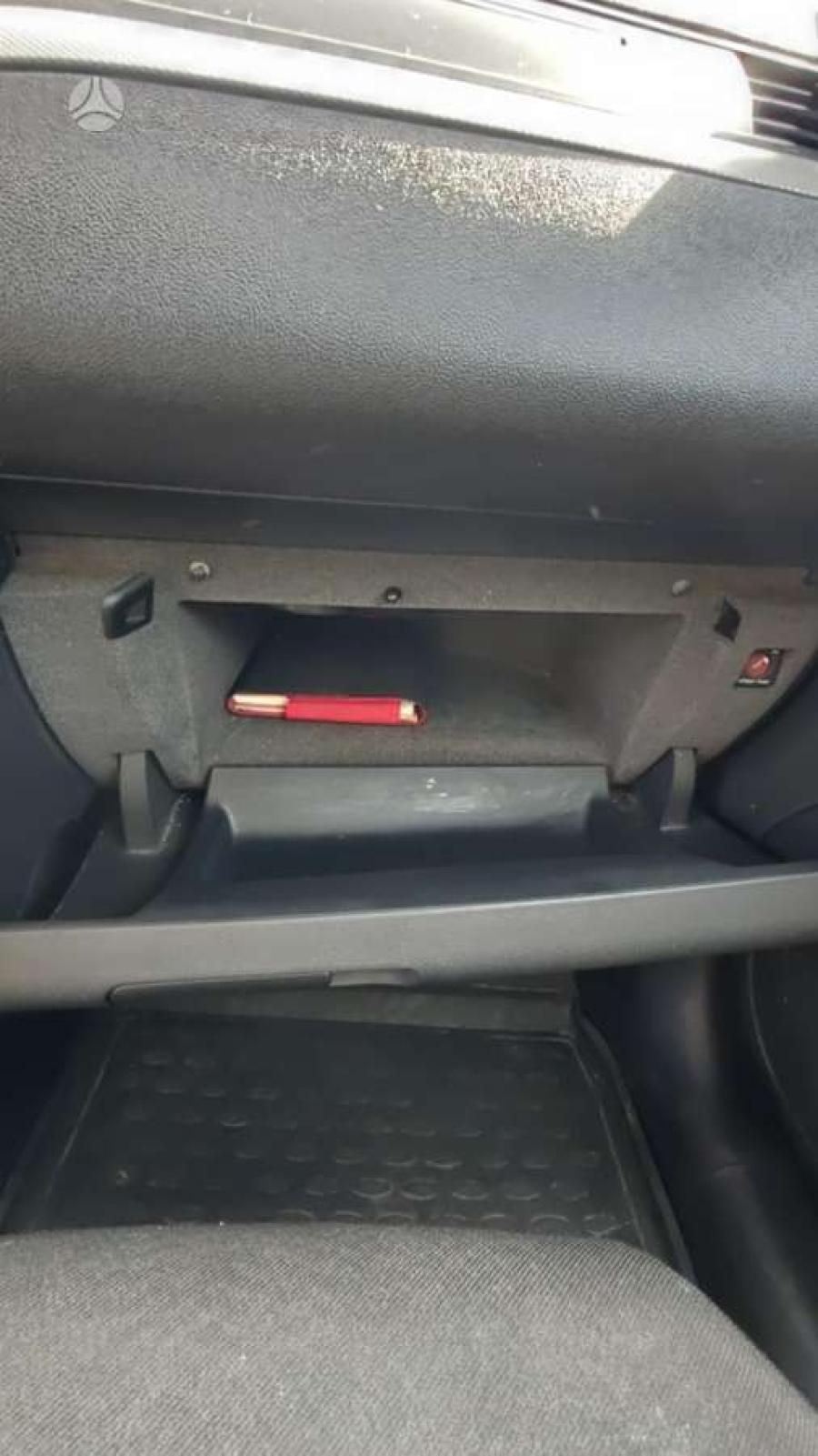 Pelēks Citroen C5 2009 Klaipėda, ar dzinēja tilpumu 2.00 L un nobraukumu 322 tūkst. km par 1000 €, foto 14 vietnē AUTOMOTO.COM.LV