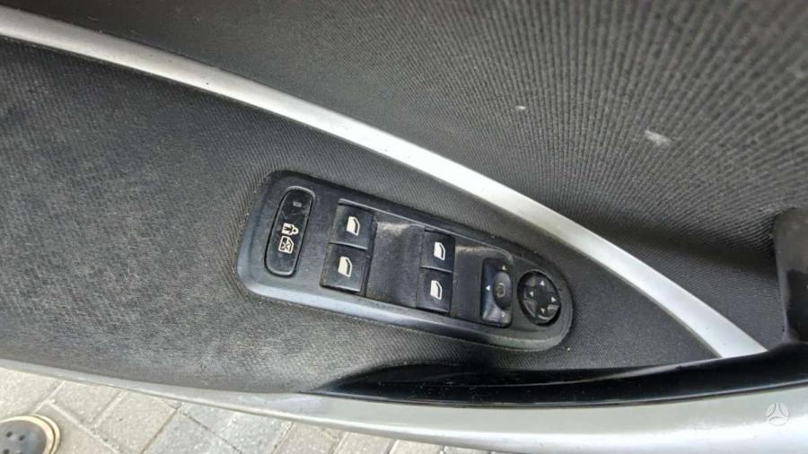 Pelēks Citroen C5 2009 Klaipėda, ar dzinēja tilpumu 2.00 L un nobraukumu 322 tūkst. km par 1000 €, foto 15 vietnē AUTOMOTO.COM.LV