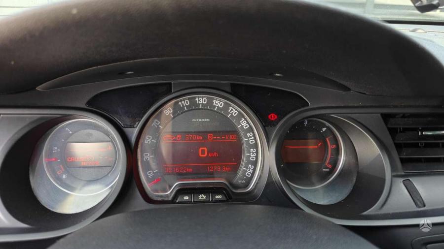 Pelēks Citroen C5 2009 Klaipėda, ar dzinēja tilpumu 2.00 L un nobraukumu 322 tūkst. km par 1000 €, foto 18 vietnē AUTOMOTO.COM.LV