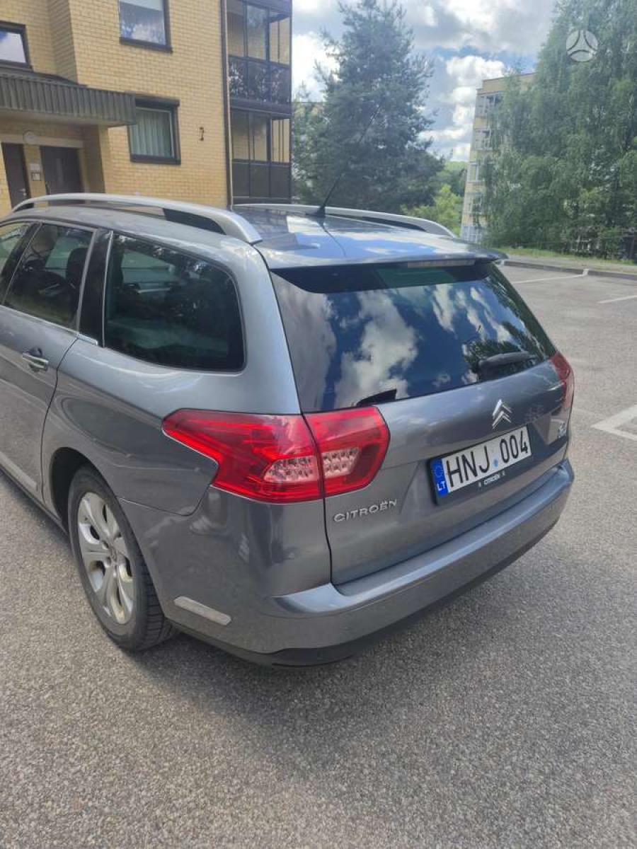 Grey Citroen C5 2009 in Vilnius, with an engine capacity of 2.00 L and mileage of 330 thousand km for 1650 €, photo 3 on AUTOMOTO.COM.LV