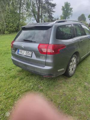 Grey Citroen C5 2009 in Vilnius, with an engine capacity of 2.00 L and mileage of 330 thousand km for 1650 €, photo 11 on AUTOMOTO.COM.LV