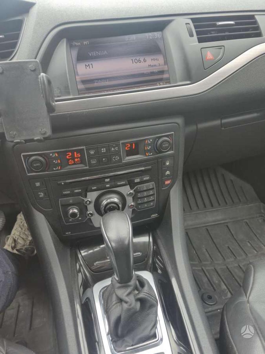 Grey Citroen C5 2009 in Vilnius, with an engine capacity of 2.00 L and mileage of 330 thousand km for 1650 €, photo 13 on AUTOMOTO.COM.LV