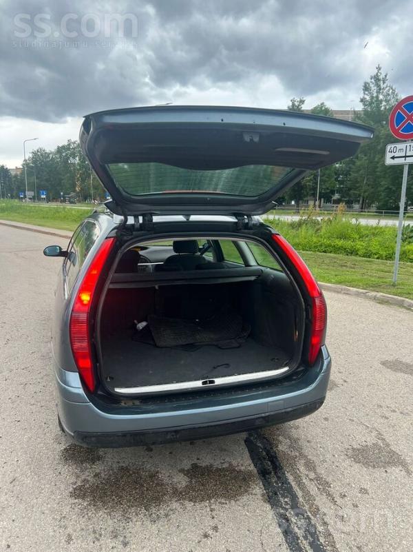 Grey Citroen C5 2009 in Riga, with an engine capacity of 2.00 L and mileage of 198 thousand km for 1950 €, photo 8 on AUTOMOTO.COM.LV