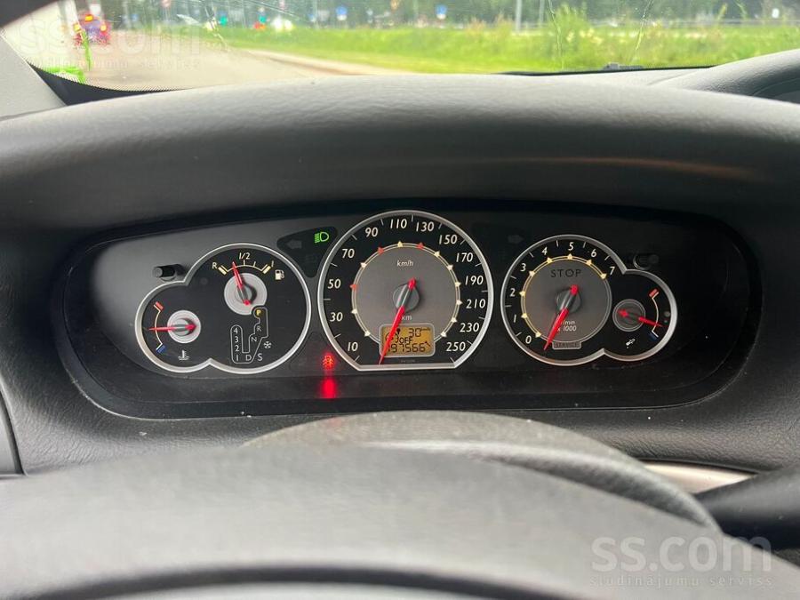 Grey Citroen C5 2009 in Riga, with an engine capacity of 2.00 L and mileage of 198 thousand km for 1950 €, photo 16 on AUTOMOTO.COM.LV
