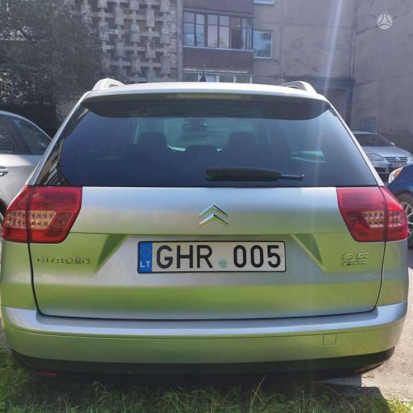 Pelēks Citroen C5 2009 Viļņa, ar dzinēja tilpumu 2.00 L un nobraukumu 269 tūkst. km par 3400 €, foto 5 vietnē AUTOMOTO.COM.LV