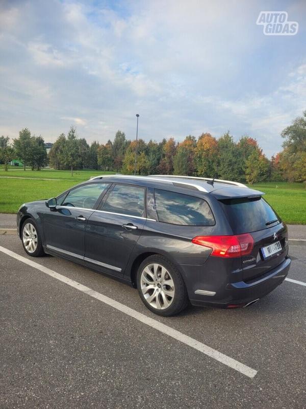 Citroen C5 2009 Panevēža vietnē Pelēks Citroen C5 2009 Panevēža, ar dzinēja tilpumu 3.00 L un nobraukumu 329 tūkst. km par 3450 €, foto 4 vietnē AUTOMOTO.COM.LV