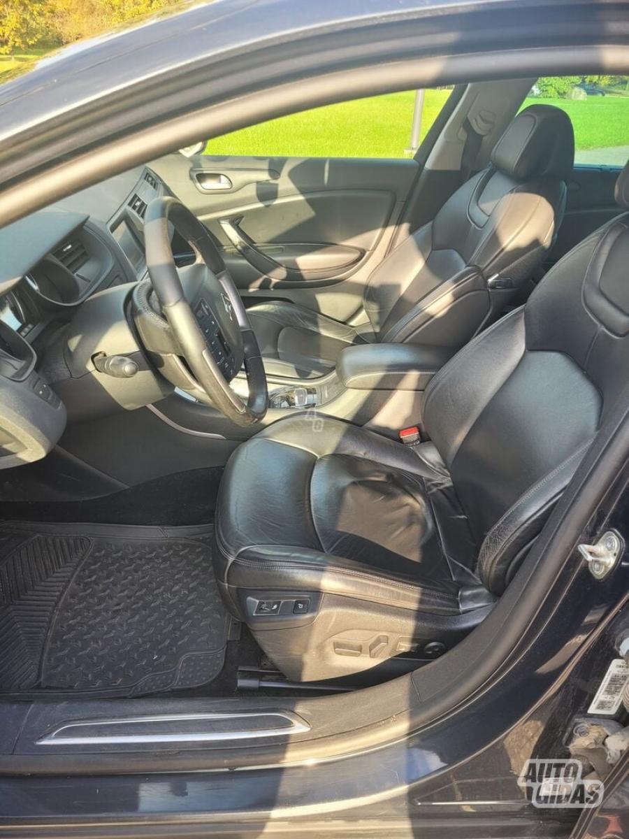 Pelēks Citroen C5 2009 Panevēža, ar dzinēja tilpumu 3.00 L un nobraukumu 329 tūkst. km par 3450 €, foto 10 vietnē AUTOMOTO.COM.LV
