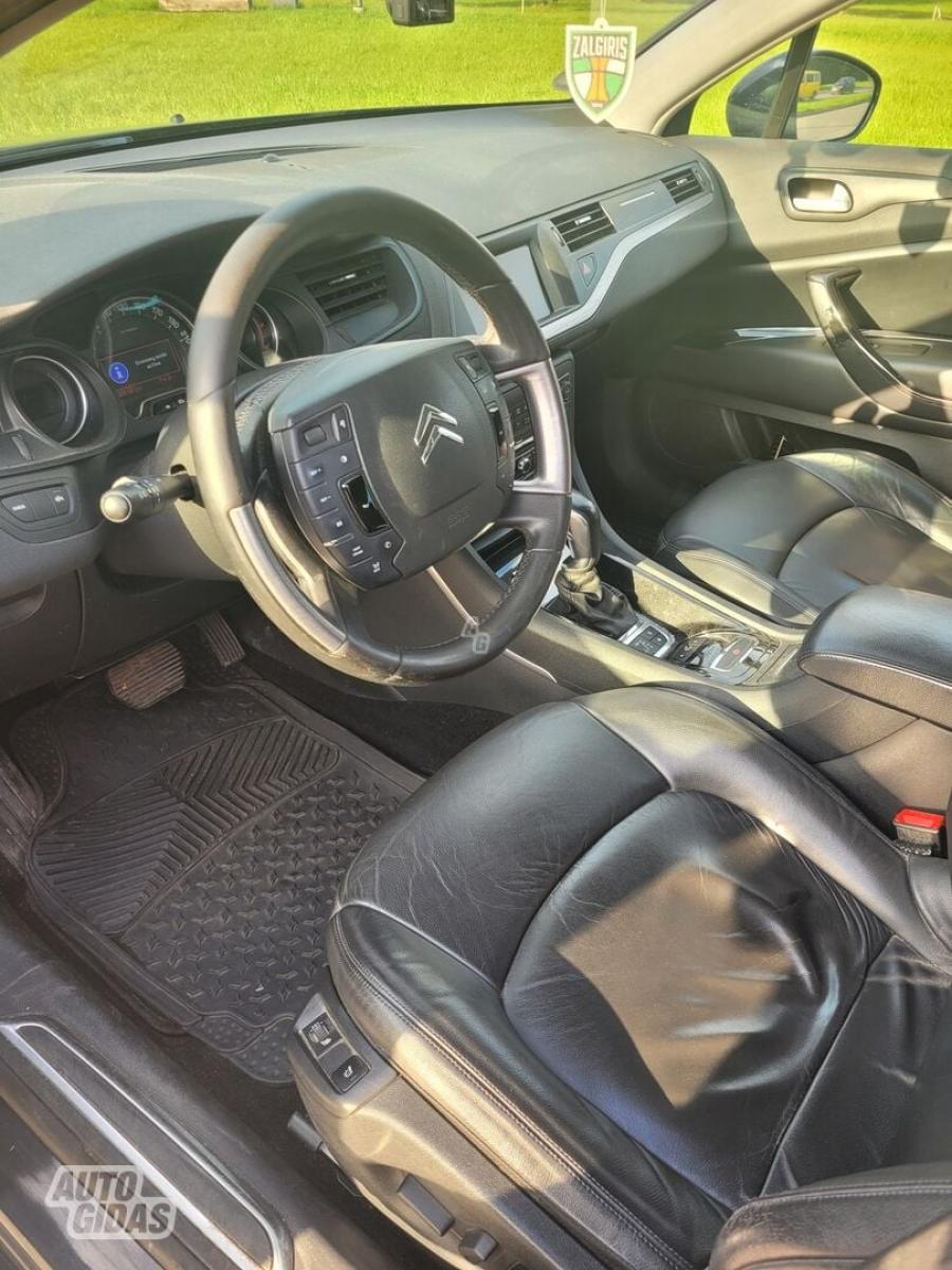 Pelēks Citroen C5 2009 Panevēža, ar dzinēja tilpumu 3.00 L un nobraukumu 329 tūkst. km par 3450 €, foto 11 vietnē AUTOMOTO.COM.LV