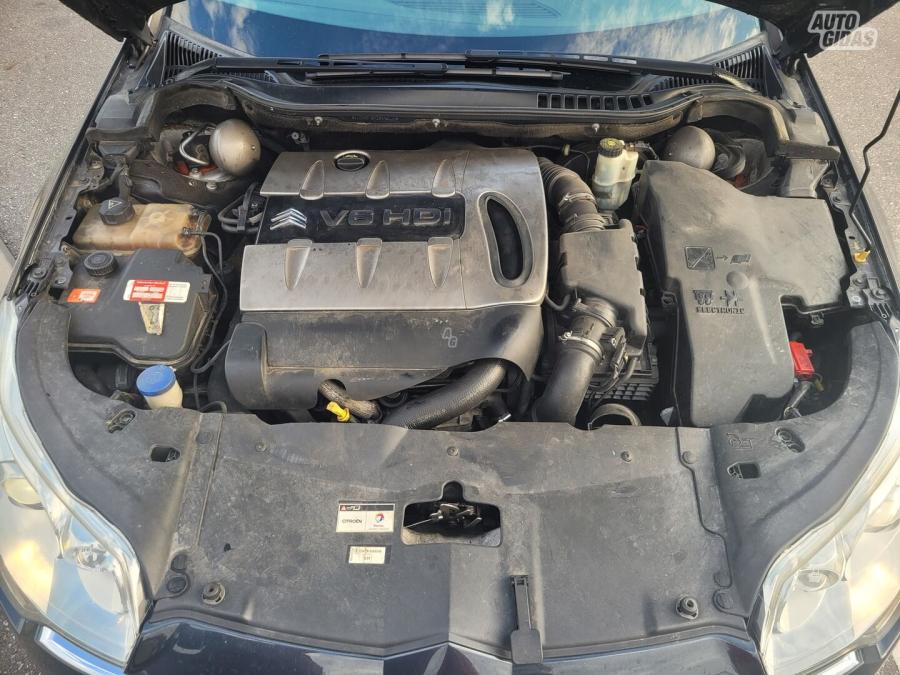 Pelēks Citroen C5 2009 Panevēža, ar dzinēja tilpumu 3.00 L un nobraukumu 329 tūkst. km par 3450 €, foto 15 vietnē AUTOMOTO.COM.LV