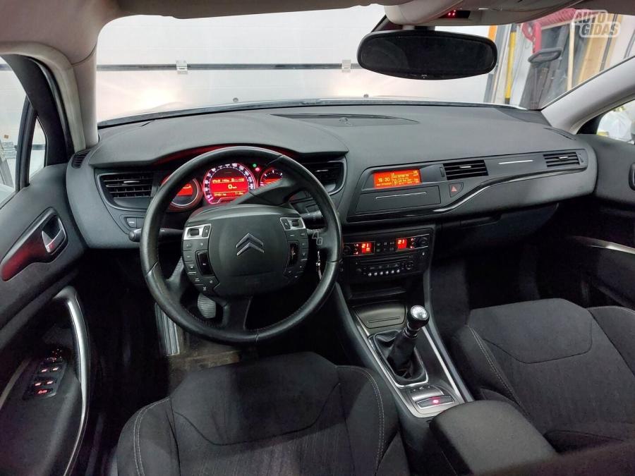 Pelēks Citroen C5 2010 Kauņa, ar dzinēja tilpumu 2.00 L un nobraukumu 274 tūkst. km par 2300 €, foto 12 vietnē AUTOMOTO.COM.LV