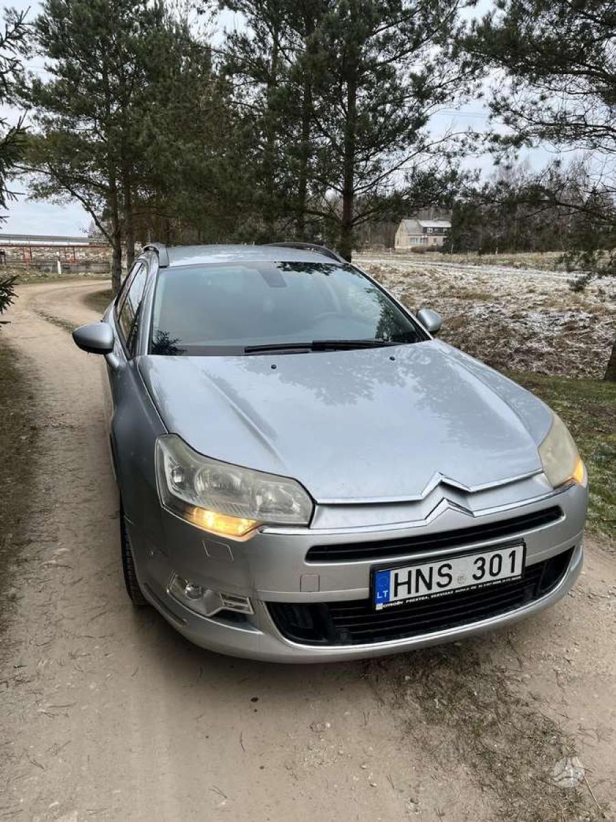 Grey Citroen C5 2010 in Raseiniai, with an engine capacity of 1.60 L and mileage of 238 thousand km for 2300 €, photo 2 on AUTOMOTO.COM.LV
