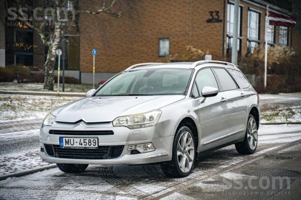 Pelēks Citroen C5 2010 Rīga, ar dzinēja tilpumu 2.00 L un nobraukumu 0 tūkst. km par 1990 €, foto 1 vietnē AUTOMOTO.COM.LV