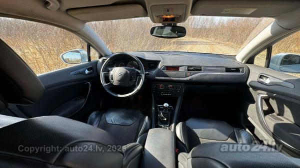 Grey Citroen C5 2010 in Tallinn, with an engine capacity of 2.00 L and mileage of 0 thousand km for 2100 €, photo 7 on AUTOMOTO.COM.LV