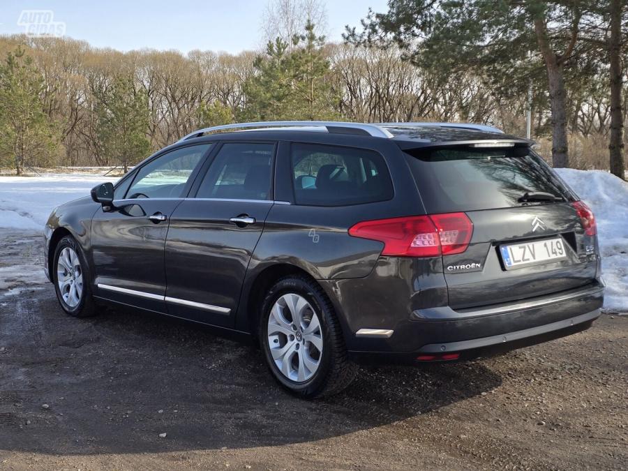 Pelēks Citroen C5 2010 Tauragė, ar dzinēja tilpumu 2.00 L un nobraukumu 257 tūkst. km par 2750 €, foto 4 vietnē AUTOMOTO.COM.LV