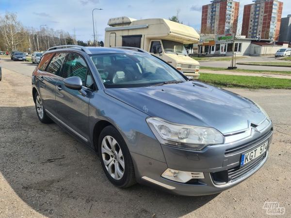 Pelēks Citroen C5 2010 Viļņa, ar dzinēja tilpumu 2.00 L un nobraukumu 314 tūkst. km par 2200 €, foto 2 vietnē AUTOMOTO.COM.LV