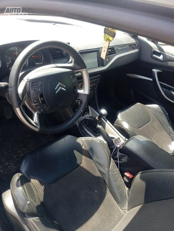 Grey Citroen C5 2010 in Alytus, with an engine capacity of 1.60 L and mileage of 365 thousand km for 2050 €, photo 7 on AUTOMOTO.COM.LV